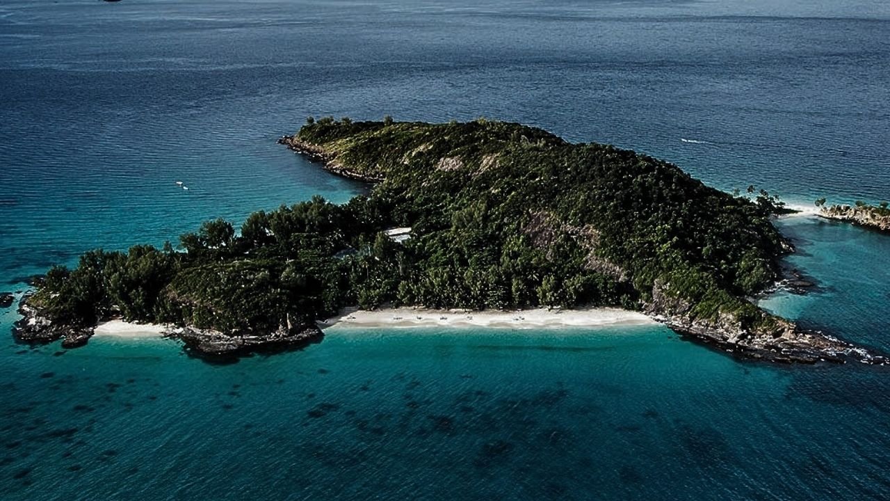 Top 10 Most Mysterious and Weird Islands Across the Globe! - Hindalist ...